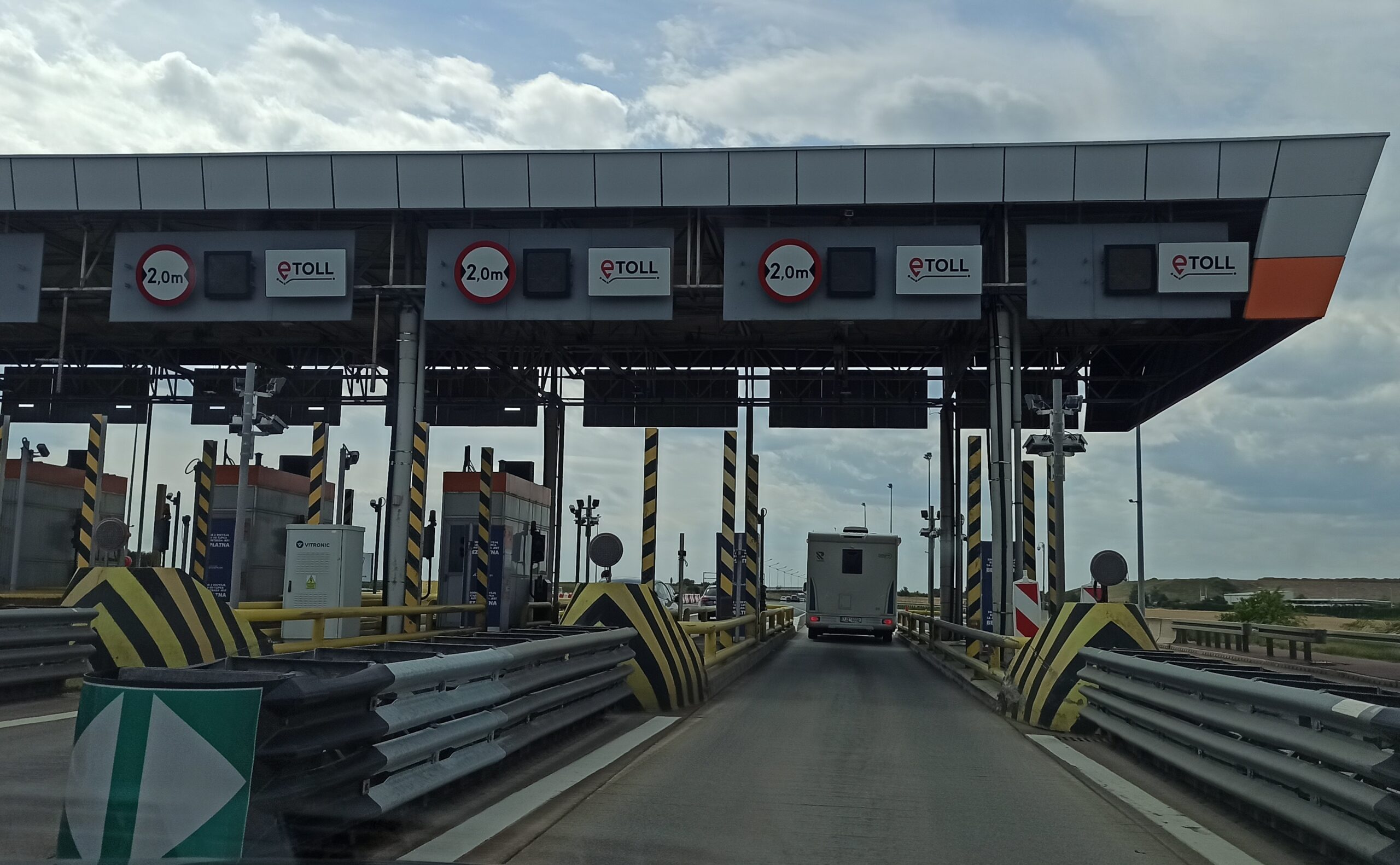 Nowy rok nie zaczyna się dobrze dla przewoźników. Opłaty e-TOLL idą w górę